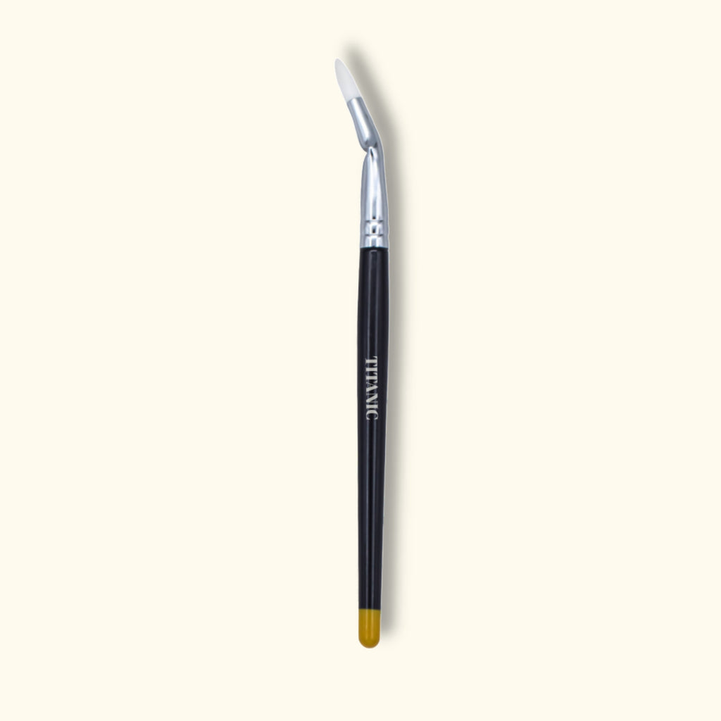 No. 116 Medium Bent Glue Brush - SFX Collection | Titanic Brush Co.